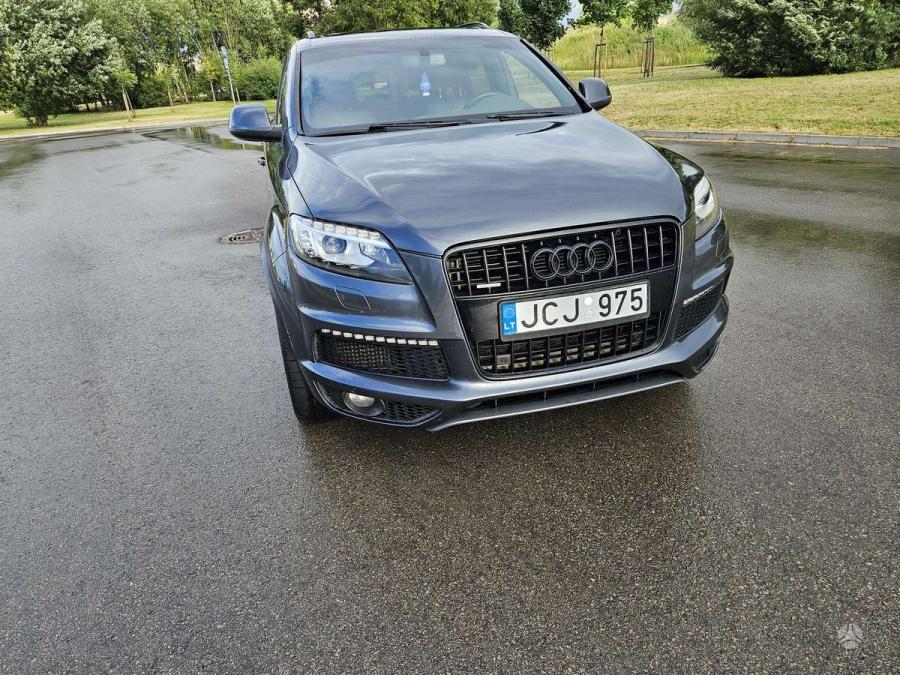 Grey Audi Q7 2012 in Panevezys, with an engine capacity of 2.97 L and mileage of 317 thousand km for 9000 €, photo 4 on AUTOMOTO.COM.LV