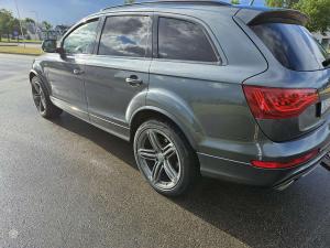 Grey Audi Q7 2012 in Panevezys, with an engine capacity of 2.97 L and mileage of 317 thousand km for 9000 €, photo 10 on AUTOMOTO.COM.LV