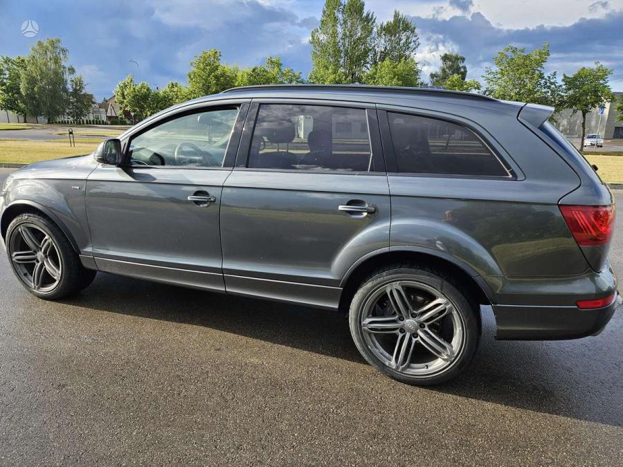 Grey Audi Q7 2012 in Panevezys, with an engine capacity of 2.97 L and mileage of 317 thousand km for 9000 €, photo 11 on AUTOMOTO.COM.LV