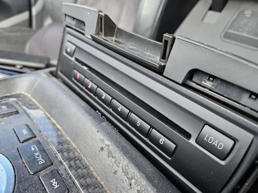 Grey Audi Q7 2012 in Panevezys, with an engine capacity of 2.97 L and mileage of 317 thousand km for 9000 €, photo 22 on AUTOMOTO.COM.LV