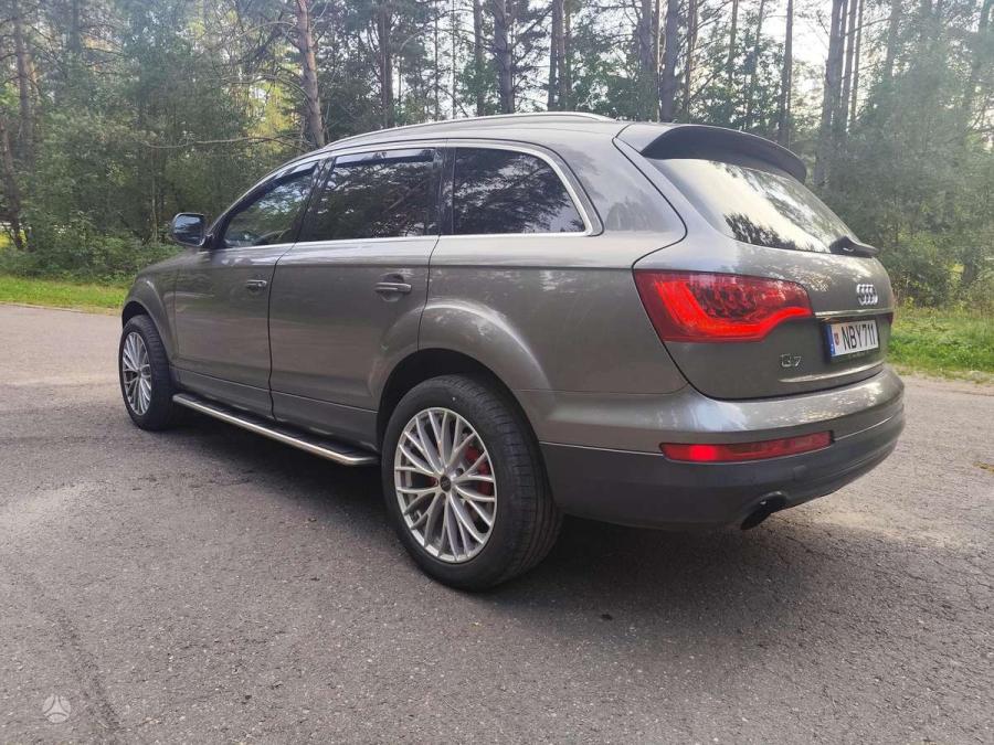 Pelēks Audi Q7 2012 Varėna, ar dzinēja tilpumu 3.00 L un nobraukumu 450 tūkst. km par 7500 €, foto 6 vietnē AUTOMOTO.COM.LV