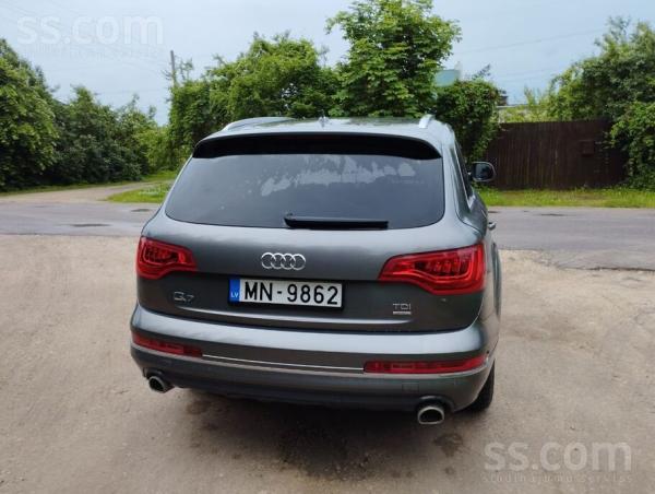 Grey Audi Q7 2013 in Riga, with an engine capacity of 3.00 L and mileage of 225 thousand km for 11500 €, photo 5 on AUTOMOTO.COM.LV