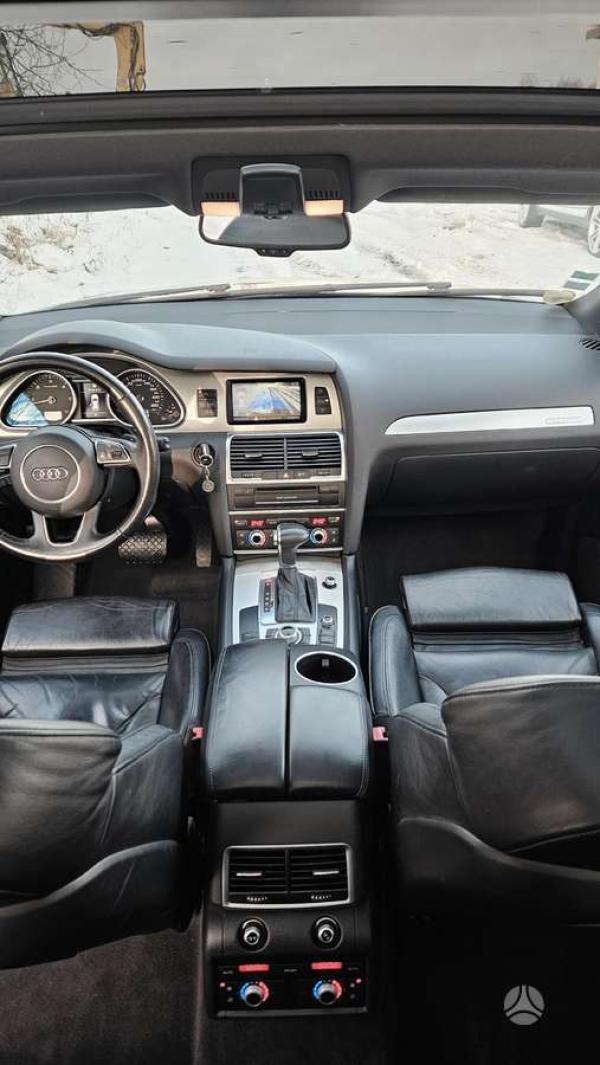 Grey Audi Q7 2013 in Vievis, with an engine capacity of 2.97 L and mileage of 280 thousand km for 13650 €, photo 11 on AUTOMOTO.COM.LV