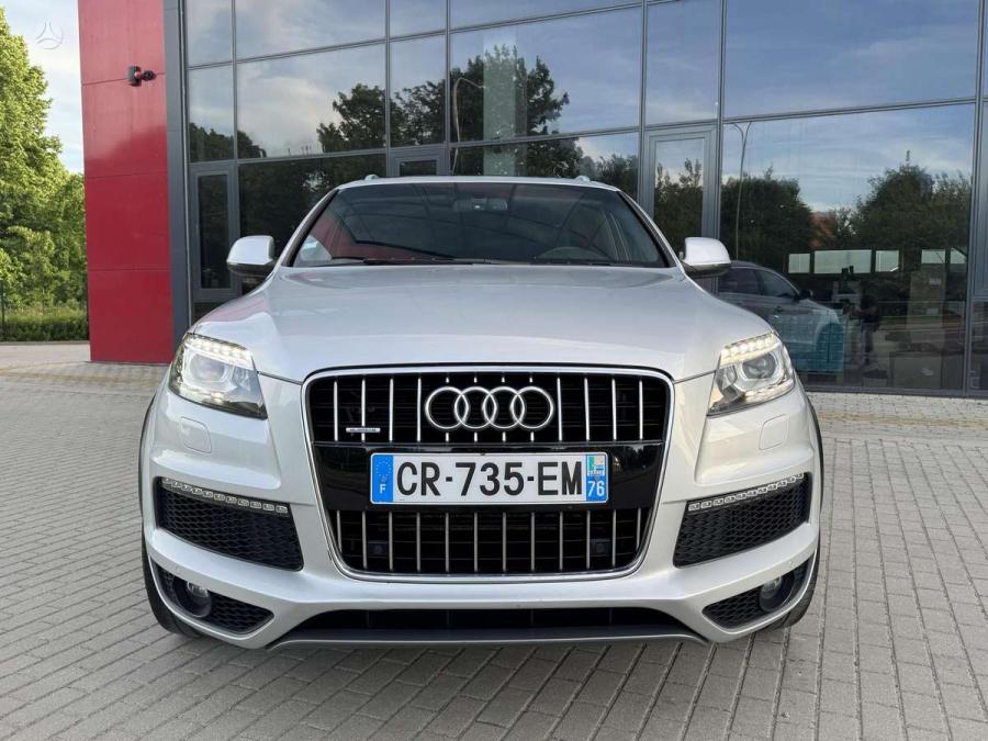 Grey Audi Q7 2013 in Klaipeda, with an engine capacity of 4.20 L and mileage of 200 thousand km for 12900 €, photo 1 on AUTOMOTO.COM.LV