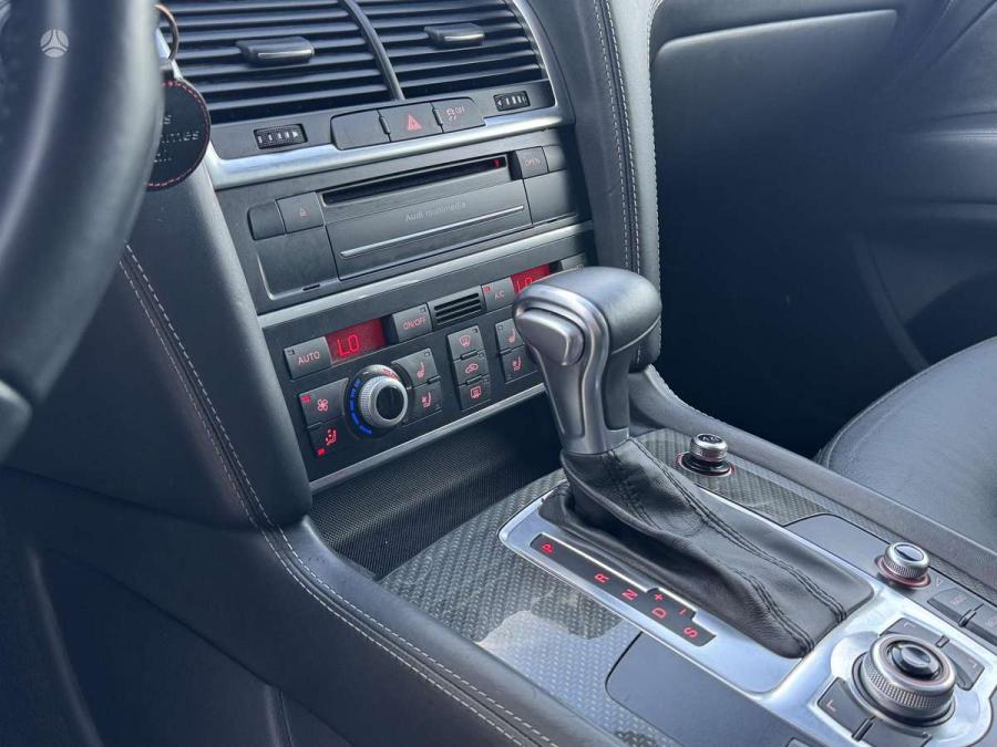 Grey Audi Q7 2013 in Klaipeda, with an engine capacity of 4.20 L and mileage of 200 thousand km for 12900 €, photo 20 on AUTOMOTO.COM.LV