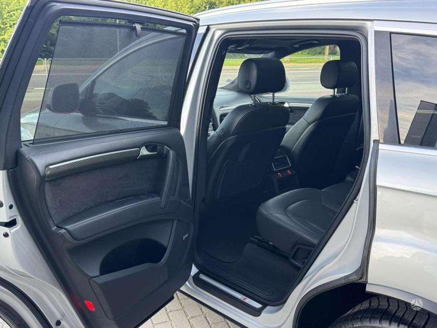 Grey Audi Q7 2013 in Klaipeda, with an engine capacity of 4.20 L and mileage of 200 thousand km for 12900 €, photo 22 on AUTOMOTO.COM.LV
