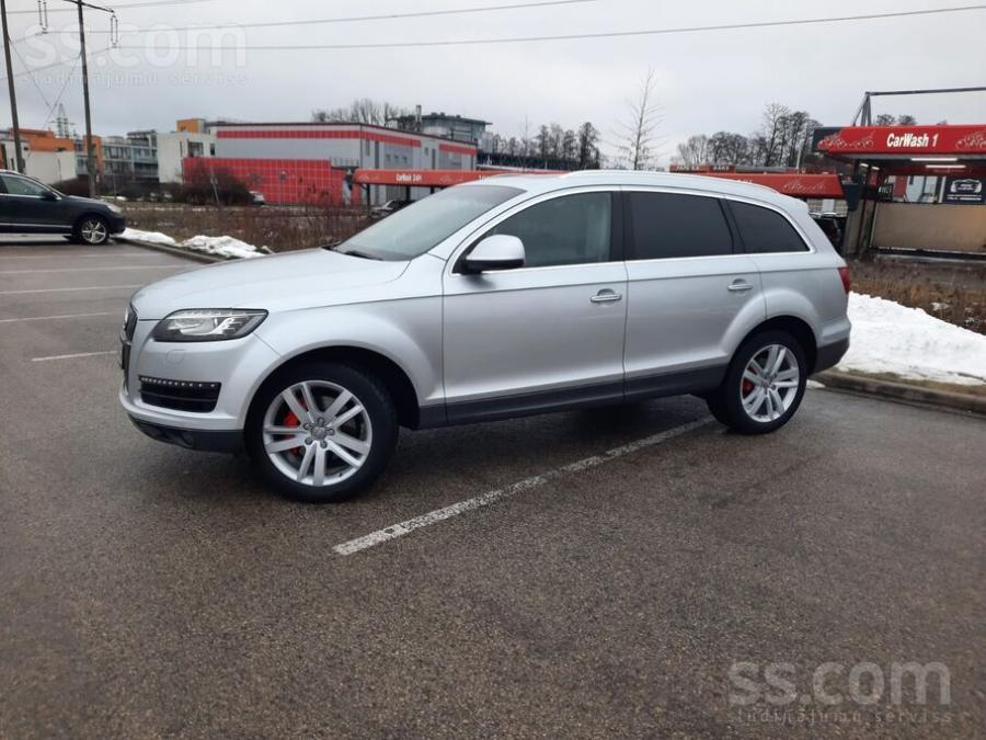 Grey Audi Q7 2013 in Riga, with an engine capacity of 3.00 L and mileage of 285 thousand km for 13000 €, photo 3 on AUTOMOTO.COM.LV