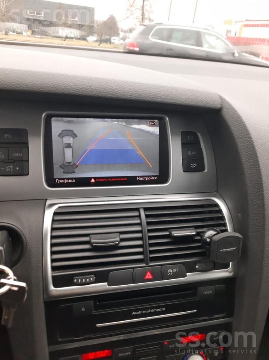 Grey Audi Q7 2013 in Riga, with an engine capacity of 3.00 L and mileage of 285 thousand km for 13000 €, photo 5 on AUTOMOTO.COM.LV