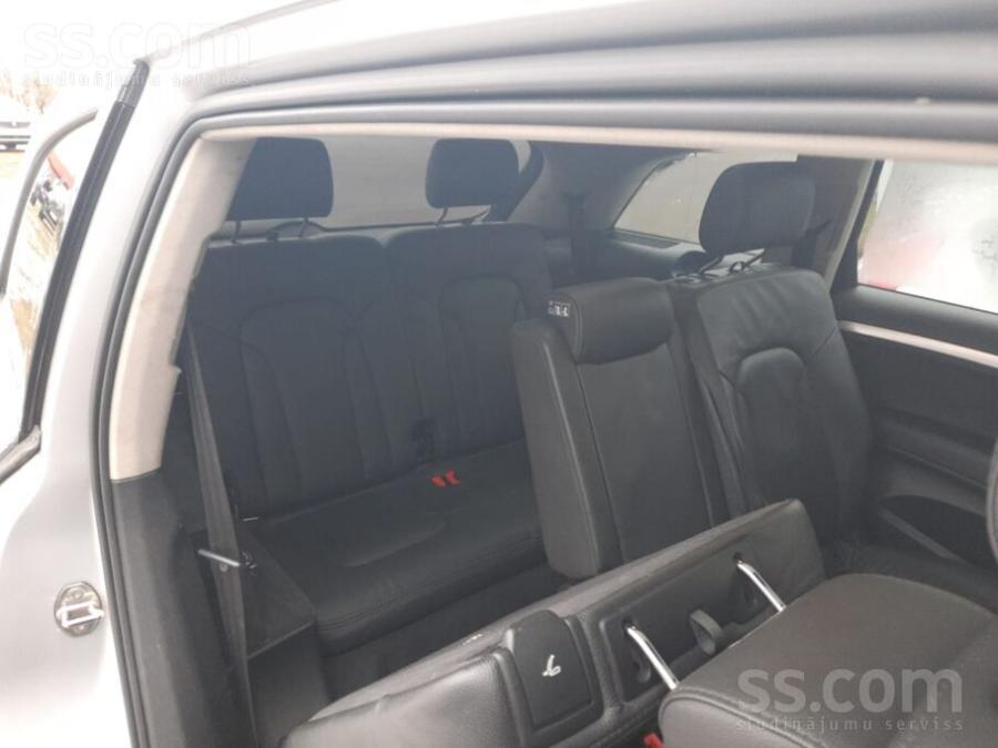 Grey Audi Q7 2013 in Riga, with an engine capacity of 3.00 L and mileage of 285 thousand km for 13000 €, photo 7 on AUTOMOTO.COM.LV