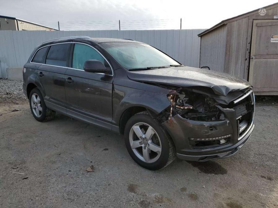 Grey Audi Q7 2013 in Vilnius, with an engine capacity of 3.00 L and mileage of 214 thousand km for 5400 €, photo 5 on AUTOMOTO.COM.LV