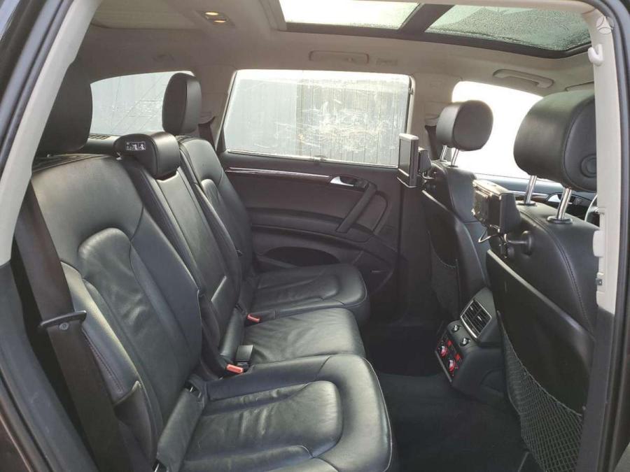 Grey Audi Q7 2013 in Vilnius, with an engine capacity of 3.00 L and mileage of 214 thousand km for 5400 €, photo 12 on AUTOMOTO.COM.LV