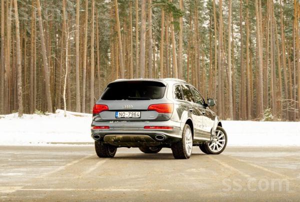 Grey Audi Q7 2014 in Riga, with an engine capacity of 3.00 L and mileage of 239 thousand km for 14390 €, photo 6 on AUTOMOTO.COM.LV