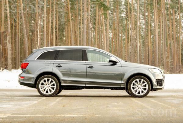 Grey Audi Q7 2014 in Riga, with an engine capacity of 3.00 L and mileage of 239 thousand km for 14390 €, photo 9 on AUTOMOTO.COM.LV
