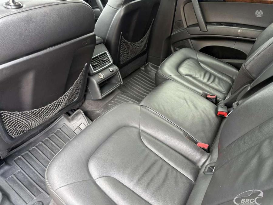 Grey Audi Q7 2014 in Klaipeda, with an engine capacity of 3.00 L and mileage of 277 thousand km for 6000 €, photo 17 on AUTOMOTO.COM.LV
