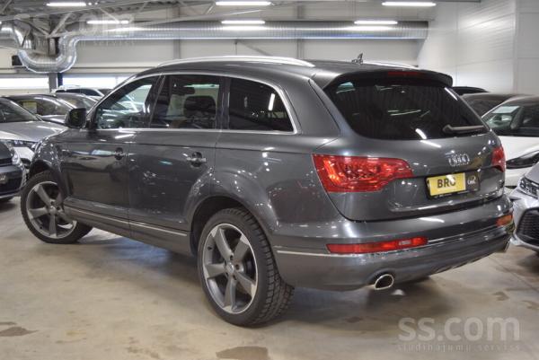 Grey Audi Q7 2014 in Riga, with an engine capacity of 4.20 L and mileage of 247 thousand km for 13500 €, photo 2 on AUTOMOTO.COM.LV