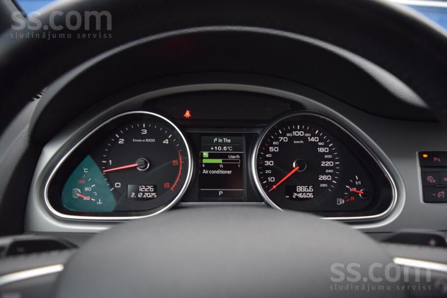 Grey Audi Q7 2014 in Riga, with an engine capacity of 4.20 L and mileage of 247 thousand km for 13500 €, photo 12 on AUTOMOTO.COM.LV