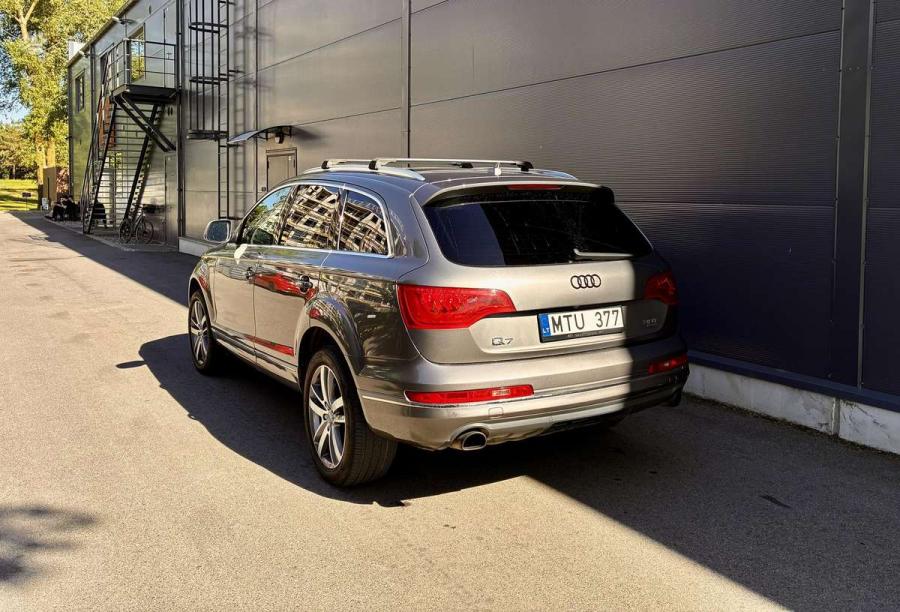Grey Audi Q7 2014 in Klaipeda, with an engine capacity of 3.00 L and mileage of 278 thousand km for 9200 €, photo 7 on AUTOMOTO.COM.LV