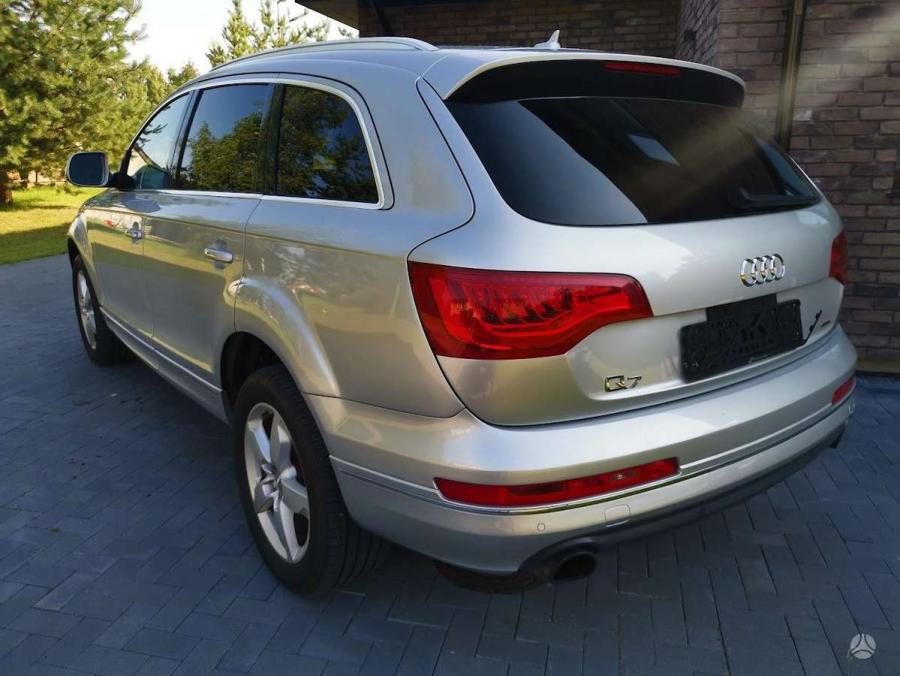 Grey Audi Q7 2014 in Vilnius, with an engine capacity of 3.00 L and mileage of 245 thousand km for 11500 €, photo 7 on AUTOMOTO.COM.LV