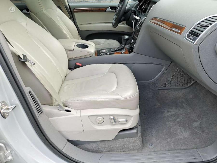 Grey Audi Q7 2014 in Vilnius, with an engine capacity of 3.00 L and mileage of 245 thousand km for 11500 €, photo 14 on AUTOMOTO.COM.LV