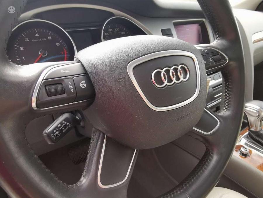 Grey Audi Q7 2014 in Vilnius, with an engine capacity of 3.00 L and mileage of 245 thousand km for 11500 €, photo 17 on AUTOMOTO.COM.LV