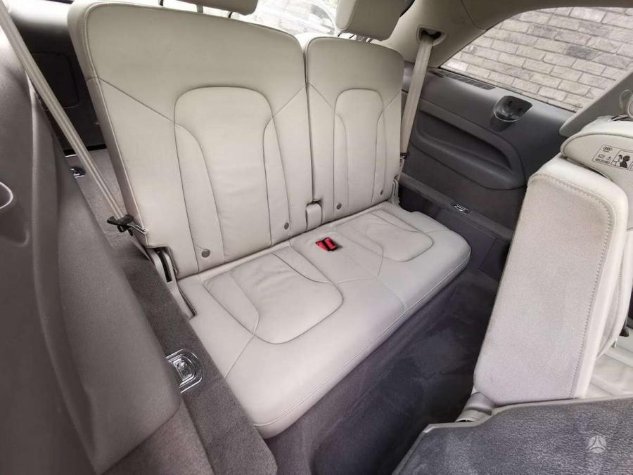 Grey Audi Q7 2014 in Vilnius, with an engine capacity of 3.00 L and mileage of 245 thousand km for 11500 €, photo 20 on AUTOMOTO.COM.LV