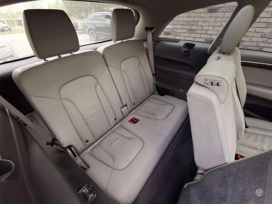 Grey Audi Q7 2014 in Vilnius, with an engine capacity of 3.00 L and mileage of 245 thousand km for 11500 €, photo 21 on AUTOMOTO.COM.LV