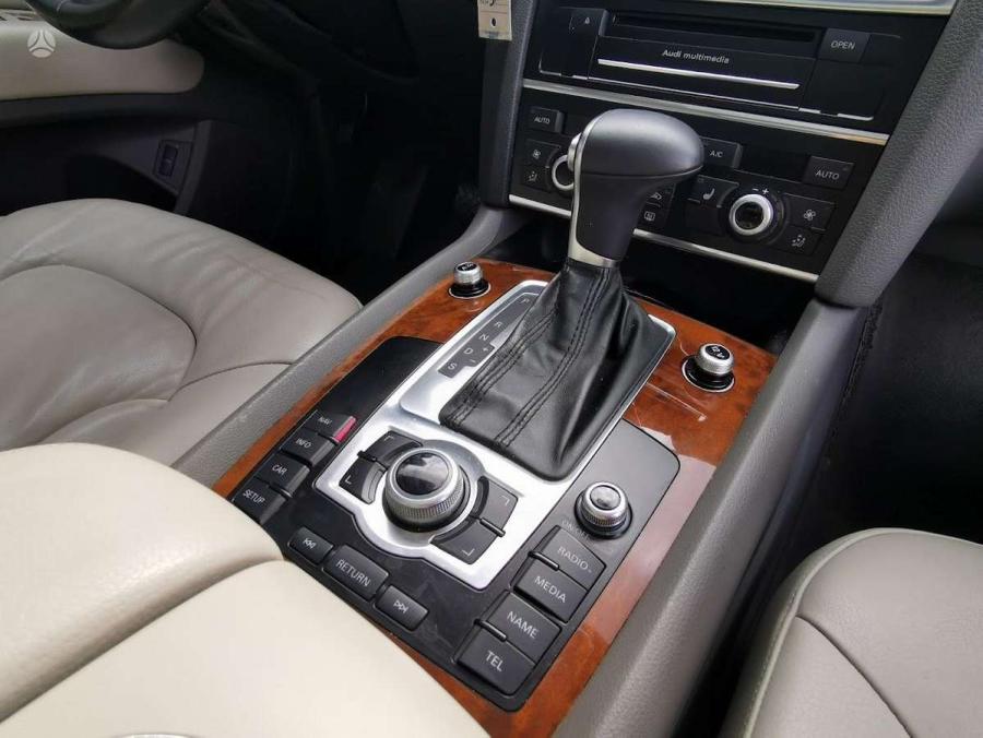 Grey Audi Q7 2014 in Vilnius, with an engine capacity of 3.00 L and mileage of 245 thousand km for 11500 €, photo 24 on AUTOMOTO.COM.LV