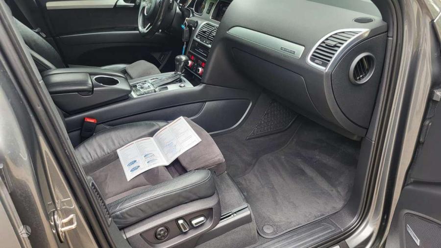 Grey Audi Q7 2014 in Jonava, with an engine capacity of 2.97 L and mileage of 196 thousand km for 13499 €, photo 16 on AUTOMOTO.COM.LV