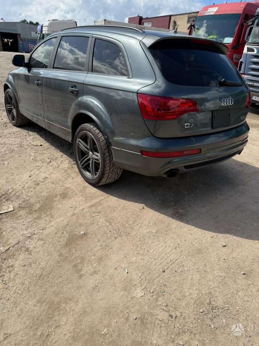 Grey Audi Q7 2014 in Klaipeda, with an engine capacity of 3.00 L and mileage of 205 thousand km for 7200 €, photo 4 on AUTOMOTO.COM.LV