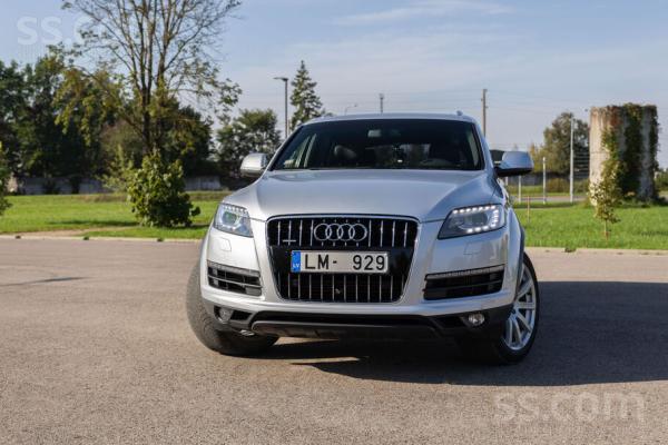 Audi Q7 2014 in Bauska on AUTOMOTO.COM.LV Grey Audi Q7 2014 in Bauska, with an engine capacity of 3.00 L and mileage of 295 thousand km for 12600 €, photo 3 on AUTOMOTO.COM.LV