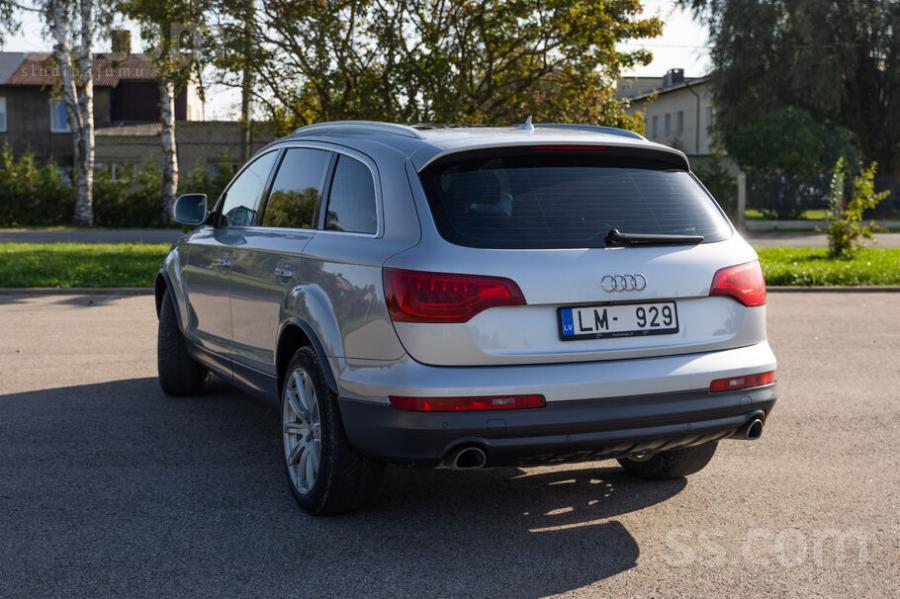 Grey Audi Q7 2014 in Bauska, with an engine capacity of 3.00 L and mileage of 295 thousand km for 12600 €, photo 5 on AUTOMOTO.COM.LV