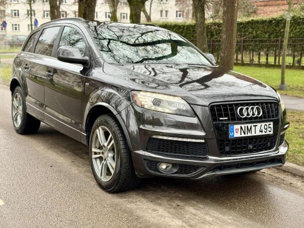 Grey Audi Q7 2015 in Kaunas, with an engine capacity of 3.00 L and mileage of 190 thousand km for 11999 €, photo 1 on AUTOMOTO.COM.LV