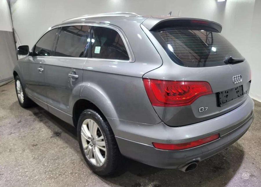 Grey Audi Q7 2015 in Vilnius, with an engine capacity of 2.97 L and mileage of 61 thousand km for 13200 €, photo 4 on AUTOMOTO.COM.LV