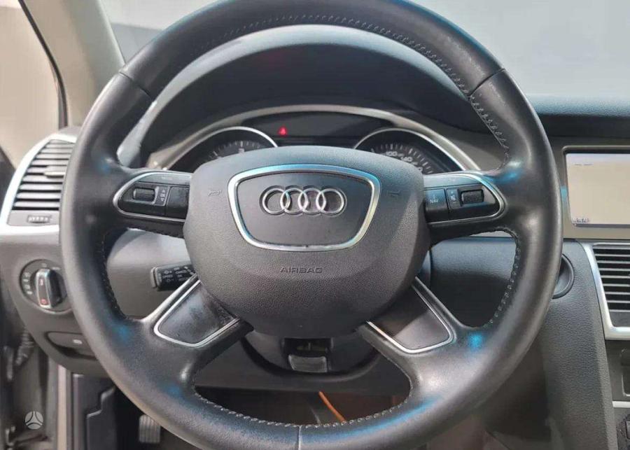 Grey Audi Q7 2015 in Vilnius, with an engine capacity of 2.97 L and mileage of 61 thousand km for 13200 €, photo 13 on AUTOMOTO.COM.LV