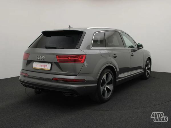 Grey Audi Q7 2015 in Vilnius, with an engine capacity of 3.00 L and mileage of 194 thousand km for 25799 €, photo 8 on AUTOMOTO.COM.LV