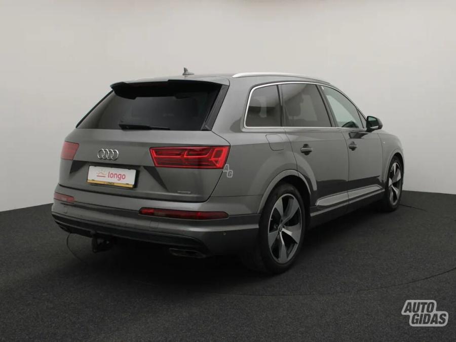 Grey Audi Q7 2015 in Vilnius, with an engine capacity of 3.00 L and mileage of 194 thousand km for 25799 €, photo 9 on AUTOMOTO.COM.LV