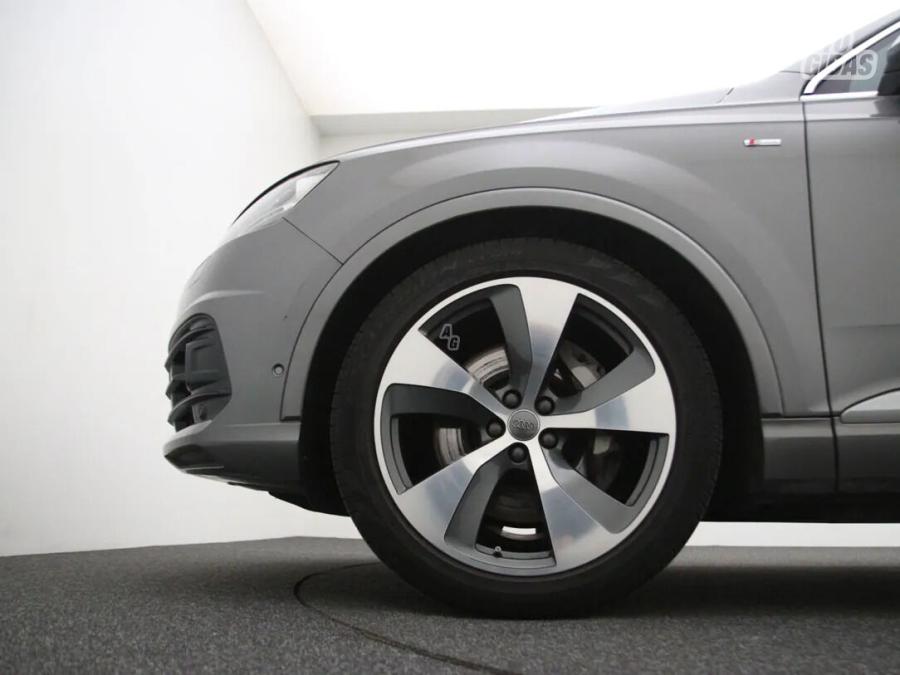 Grey Audi Q7 2015 in Vilnius, with an engine capacity of 3.00 L and mileage of 194 thousand km for 25799 €, photo 30 on AUTOMOTO.COM.LV