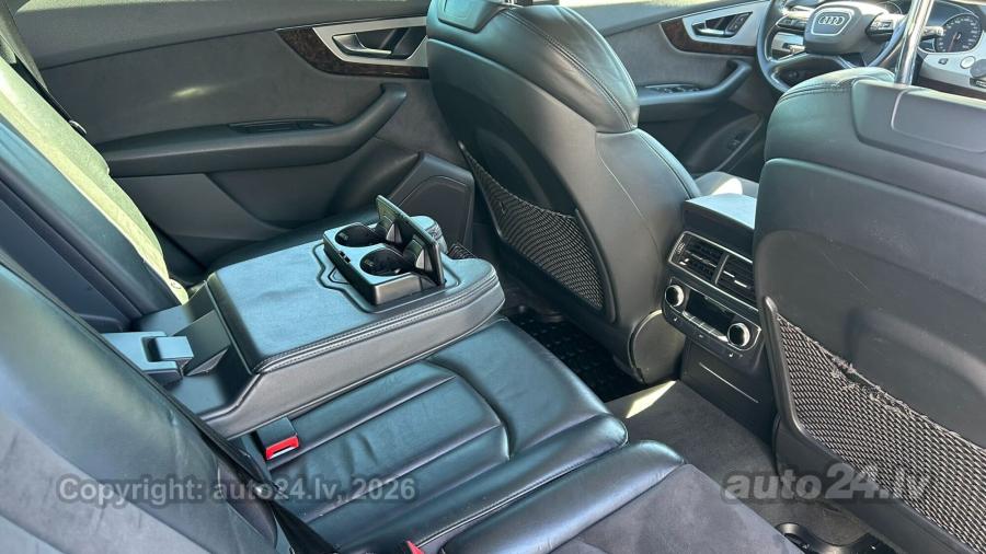 Grey Audi Q7 2015 in Tallinn, with an engine capacity of 3.00 L and mileage of 223 thousand km for 24900 €, photo 12 on AUTOMOTO.COM.LV