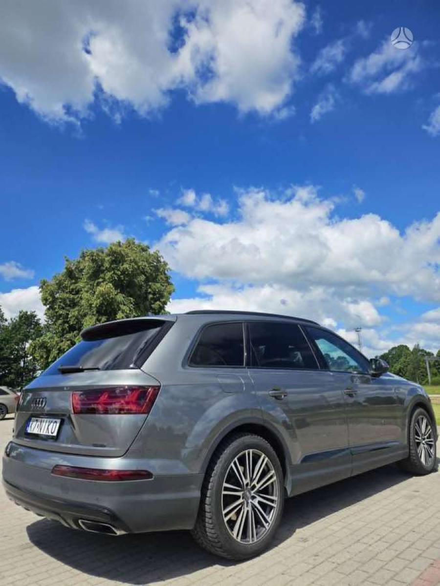 Grey Audi Q7 2015 in Plunge, with an engine capacity of 2.97 L and mileage of 296 thousand km for 19000 €, photo 3 on AUTOMOTO.COM.LV