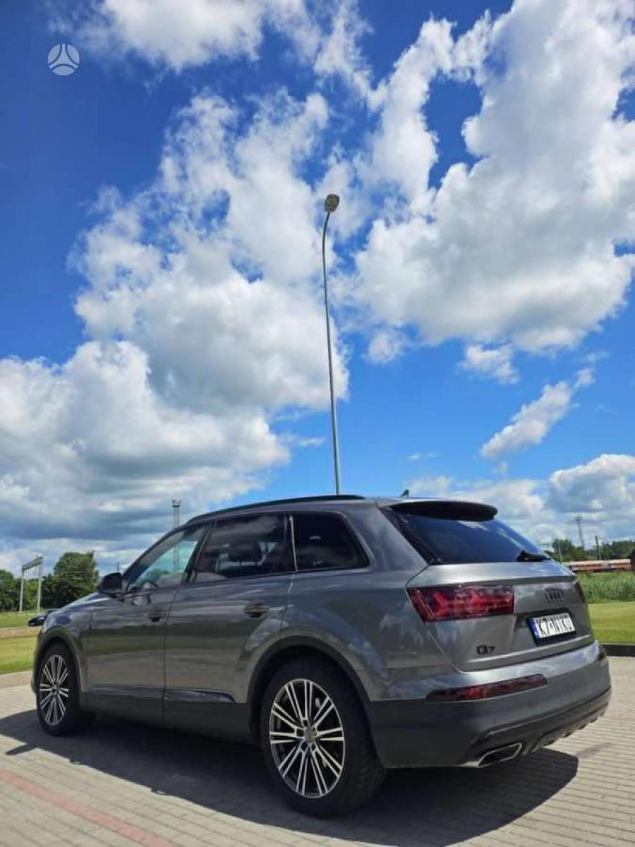 Grey Audi Q7 2015 in Plunge, with an engine capacity of 2.97 L and mileage of 296 thousand km for 19000 €, photo 6 on AUTOMOTO.COM.LV