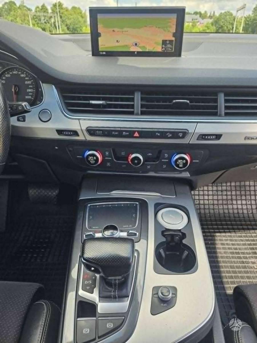 Grey Audi Q7 2015 in Plunge, with an engine capacity of 2.97 L and mileage of 296 thousand km for 19000 €, photo 10 on AUTOMOTO.COM.LV