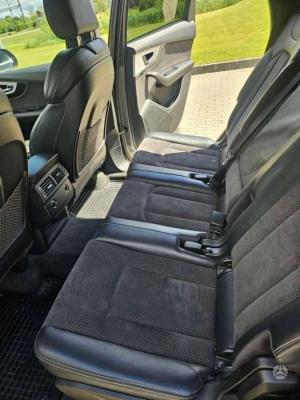 Grey Audi Q7 2015 in Plunge, with an engine capacity of 2.97 L and mileage of 296 thousand km for 19000 €, photo 19 on AUTOMOTO.COM.LV