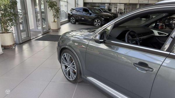 Grey Audi Q7 2015 in Marijampole, with an engine capacity of 2.97 L and mileage of 250 thousand km for 22999 €, photo 3 on AUTOMOTO.COM.LV