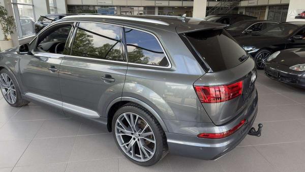 Grey Audi Q7 2015 in Marijampole, with an engine capacity of 2.97 L and mileage of 250 thousand km for 22999 €, photo 7 on AUTOMOTO.COM.LV