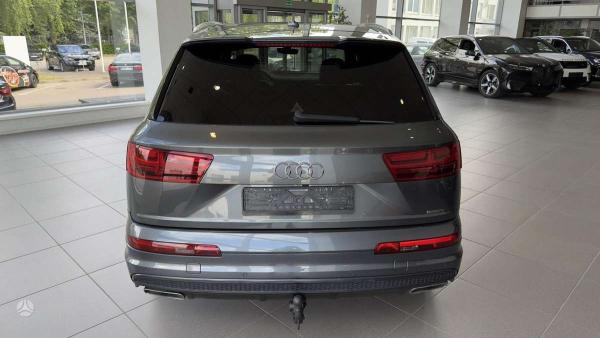 Grey Audi Q7 2015 in Marijampole, with an engine capacity of 2.97 L and mileage of 250 thousand km for 22999 €, photo 8 on AUTOMOTO.COM.LV