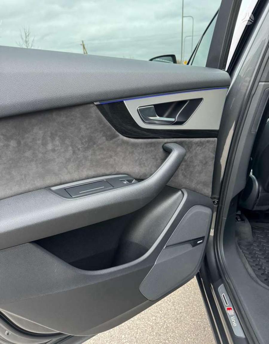 Grey Audi Q7 2015 in Vilkaviskis, with an engine capacity of 2.97 L and mileage of 221 thousand km for 26000 €, photo 19 on AUTOMOTO.COM.LV