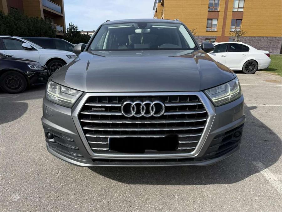 Grey Audi Q7 2015 in Kaunas, with an engine capacity of 3.00 L and mileage of 330 thousand km for 20000 €, photo 3 on AUTOMOTO.COM.LV