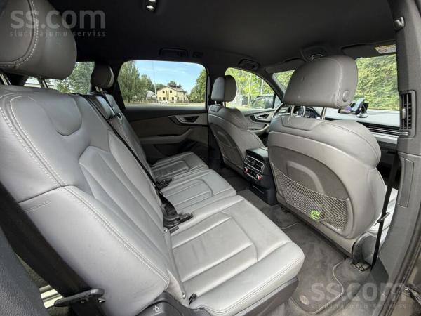 Audi Q7 2015 in Riga on AUTOMOTO.COM.LV Grey Audi Q7 2015 in Riga, with an engine capacity of 3.00 L and mileage of 275 thousand km for 17950 €, photo 11 on AUTOMOTO.COM.LV