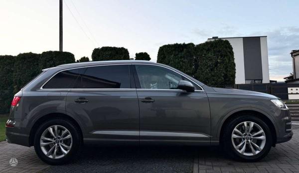 Audi Q7 2015 in Kaunas on AUTOMOTO.COM.LV Grey Audi Q7 2015 in Kaunas, with an engine capacity of 3.00 L and mileage of 300 thousand km for 15850 β¬, photo 6 on AUTOMOTO.COM.LV