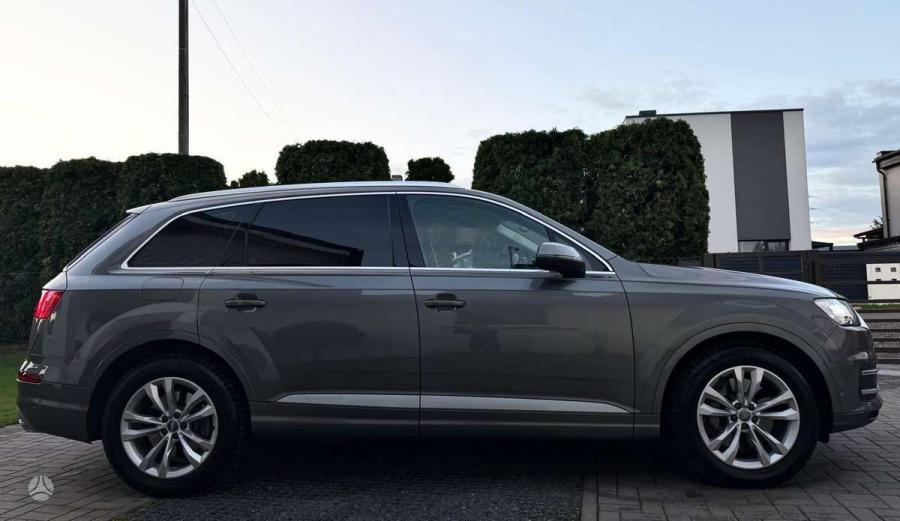 Grey Audi Q7 2015 in Kaunas, with an engine capacity of 3.00 L and mileage of 300 thousand km for 15850 €, photo 6 on AUTOMOTO.COM.LV